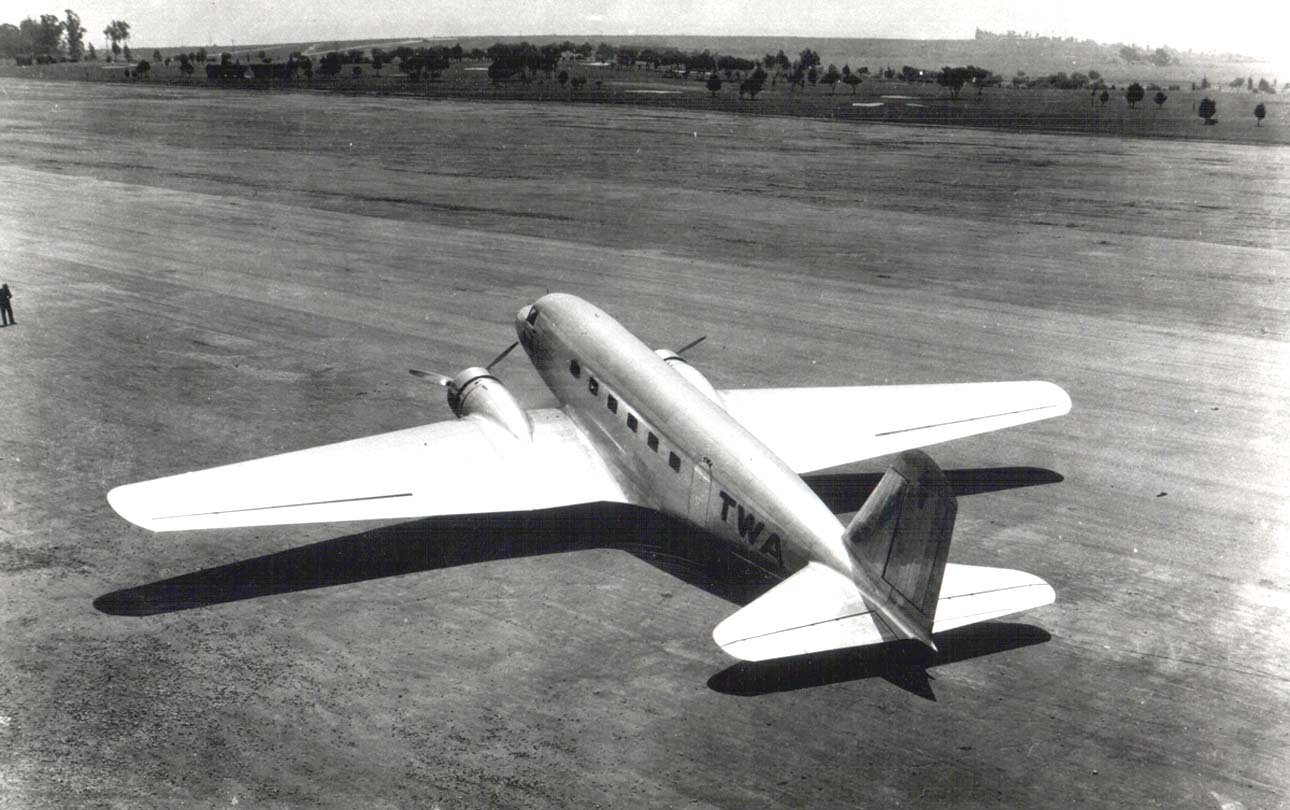 nhungdoicanh: Douglas DC-1