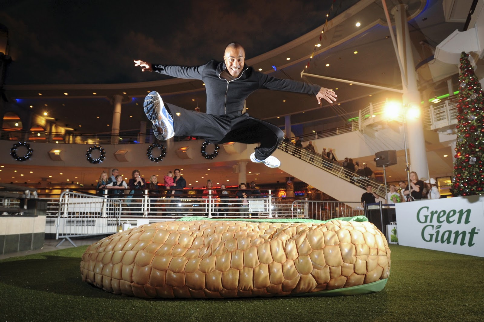 The Green Giant and Colin Jackson! - The Imagination Tree