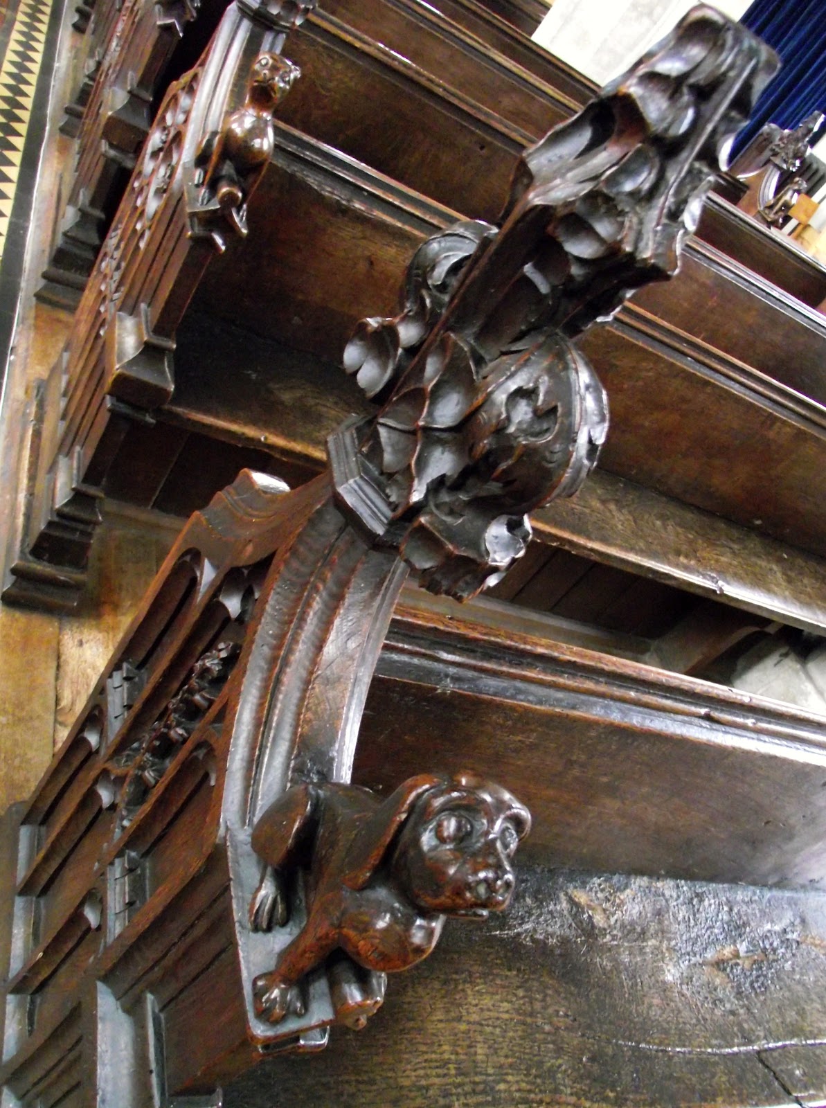 Montys England: Woolpit: Of Wolves, Green Children & Green Men.