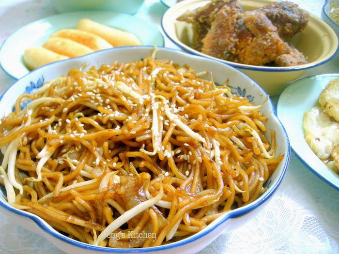 Peng's Kitchen: Singapore Breakfast : Economic Fried Mee Hoon