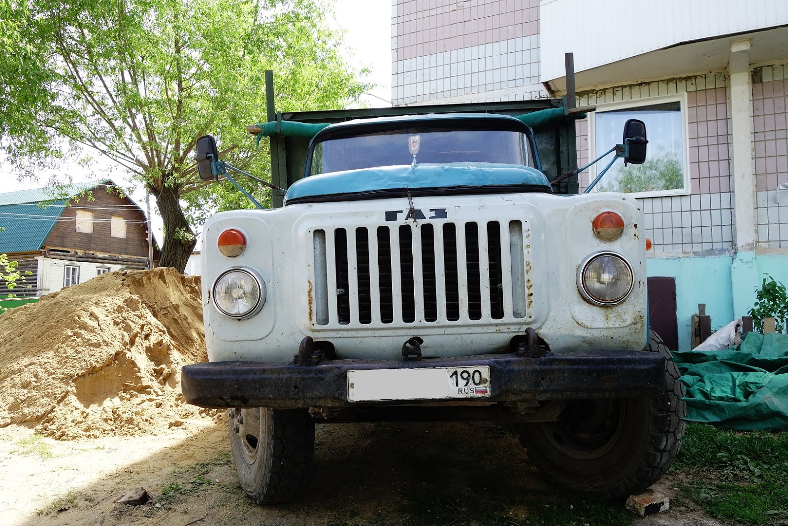 Spotted...cars in Moscow: GAZ-53-12