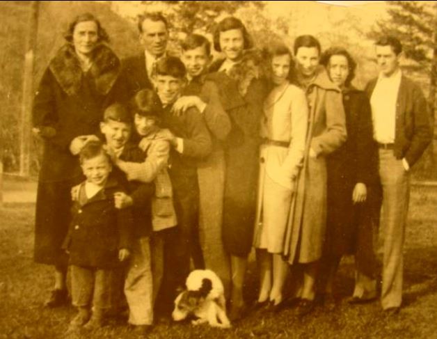 The Livingston Family History - Alive and Well