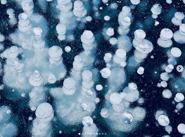 jacki long: Day 3133: Magical Ice Bubbles?