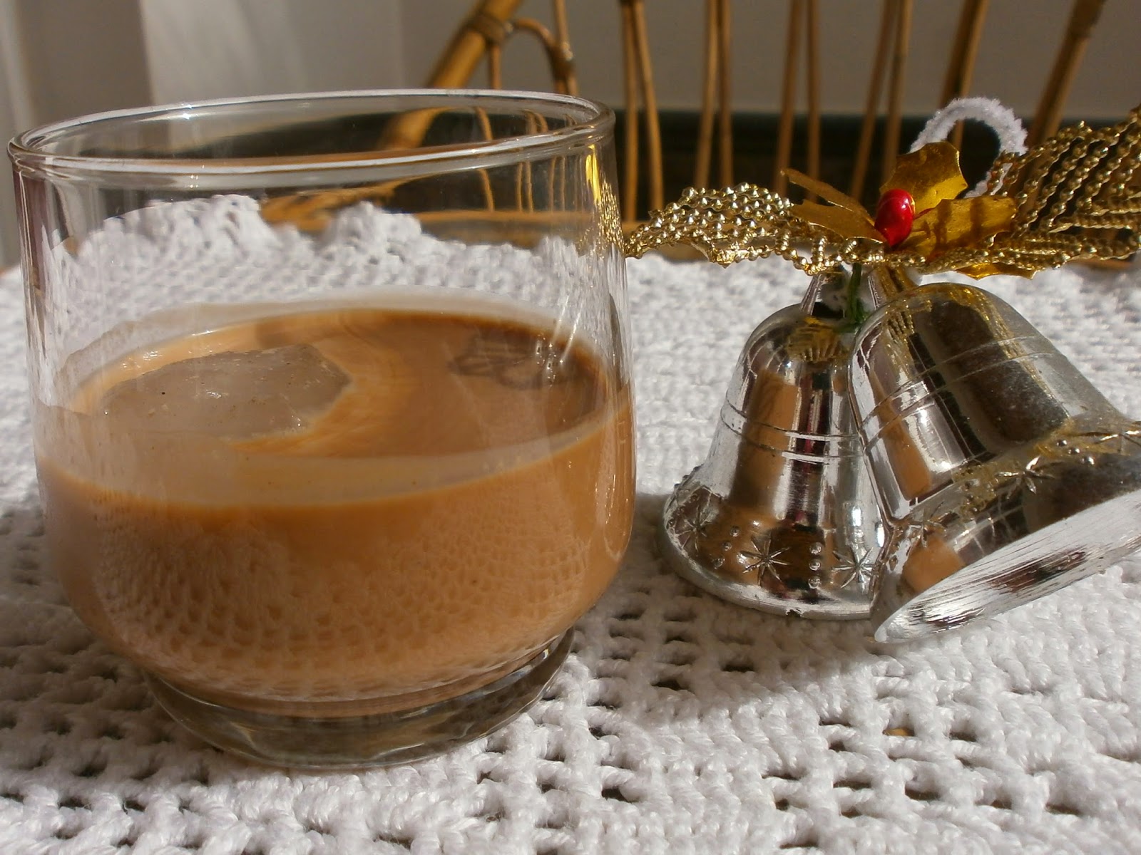 Luzmary y sus recetas caseras: LICOR CREMA DE RON CON CHOCOLATE