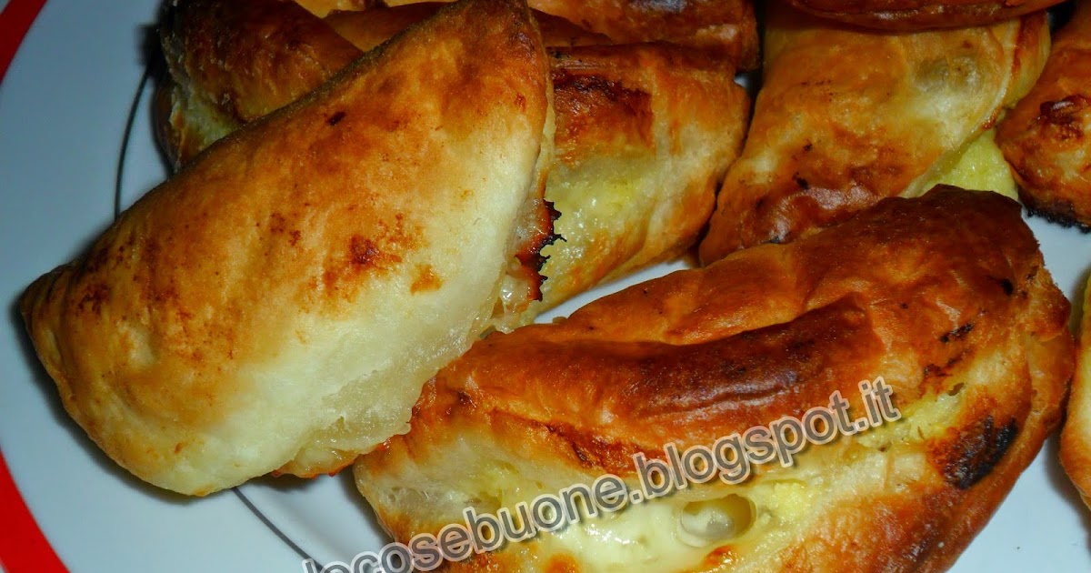 Ricette SoloCoseBuone : Panzerotti di pasta sfoglia con ripieno di ...