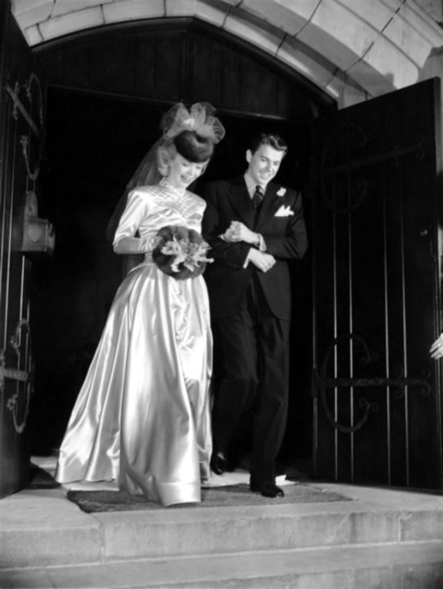 Photos of Ronald Reagan and His First Wife Jane Wyman on Their Wedding ...