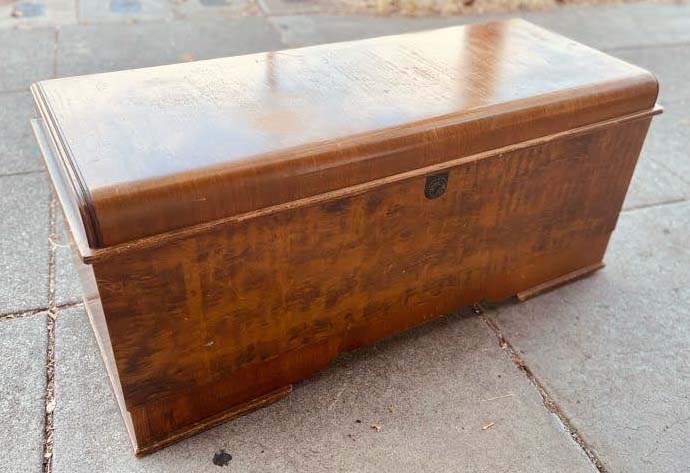 UHURU FURNITURE & COLLECTIBLES: SOLD #107297 Cedar Lined Art Deco Trunk ...