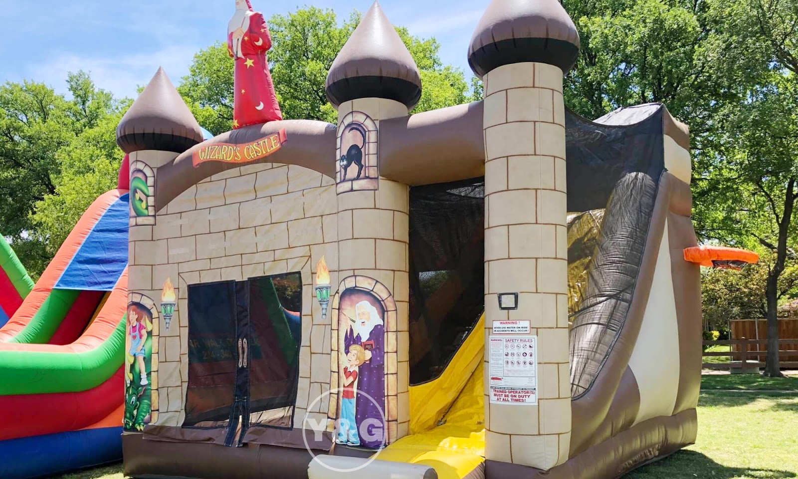 Best inflatable fun for summer day - Bounce house with water slide combo