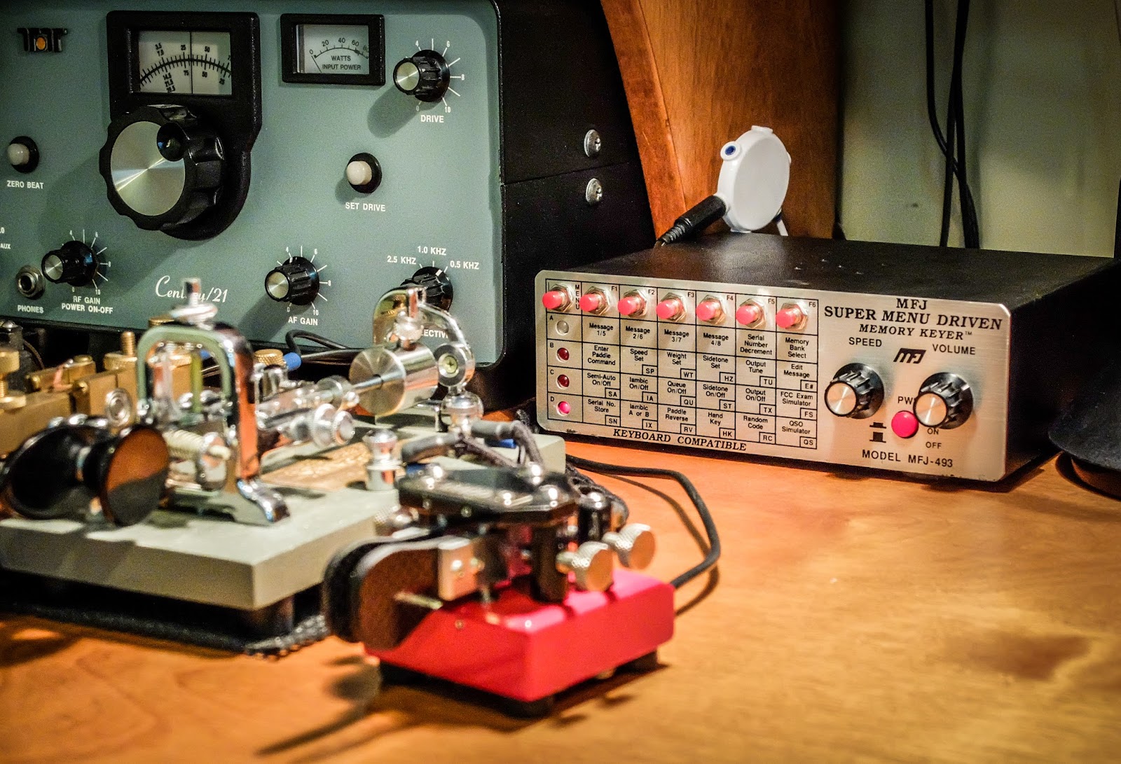 Ham Radio - QRP: Quirky Keyer - The MFJ-493