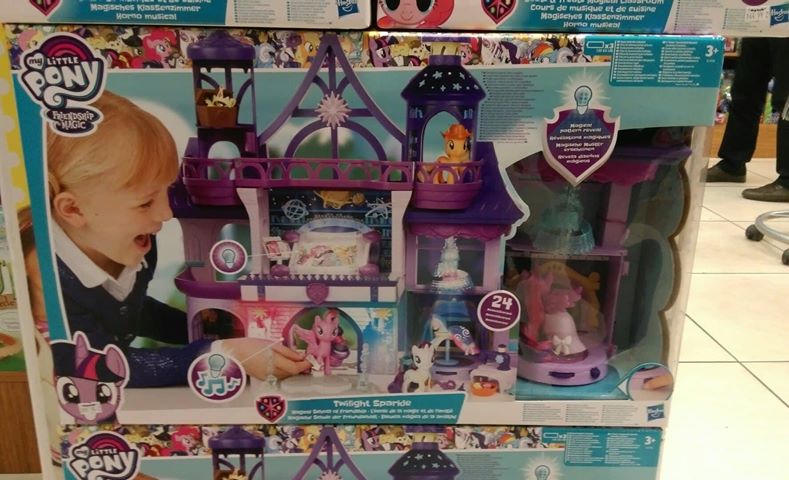 Store Finds: School of Friendship Sets & Cutie Mark Crew | MLP Merch