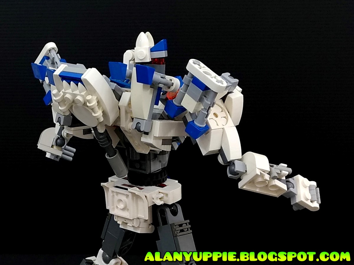 Alanyuppie's LEGO Transformers: LEGO Tankhead Mecha with a twist