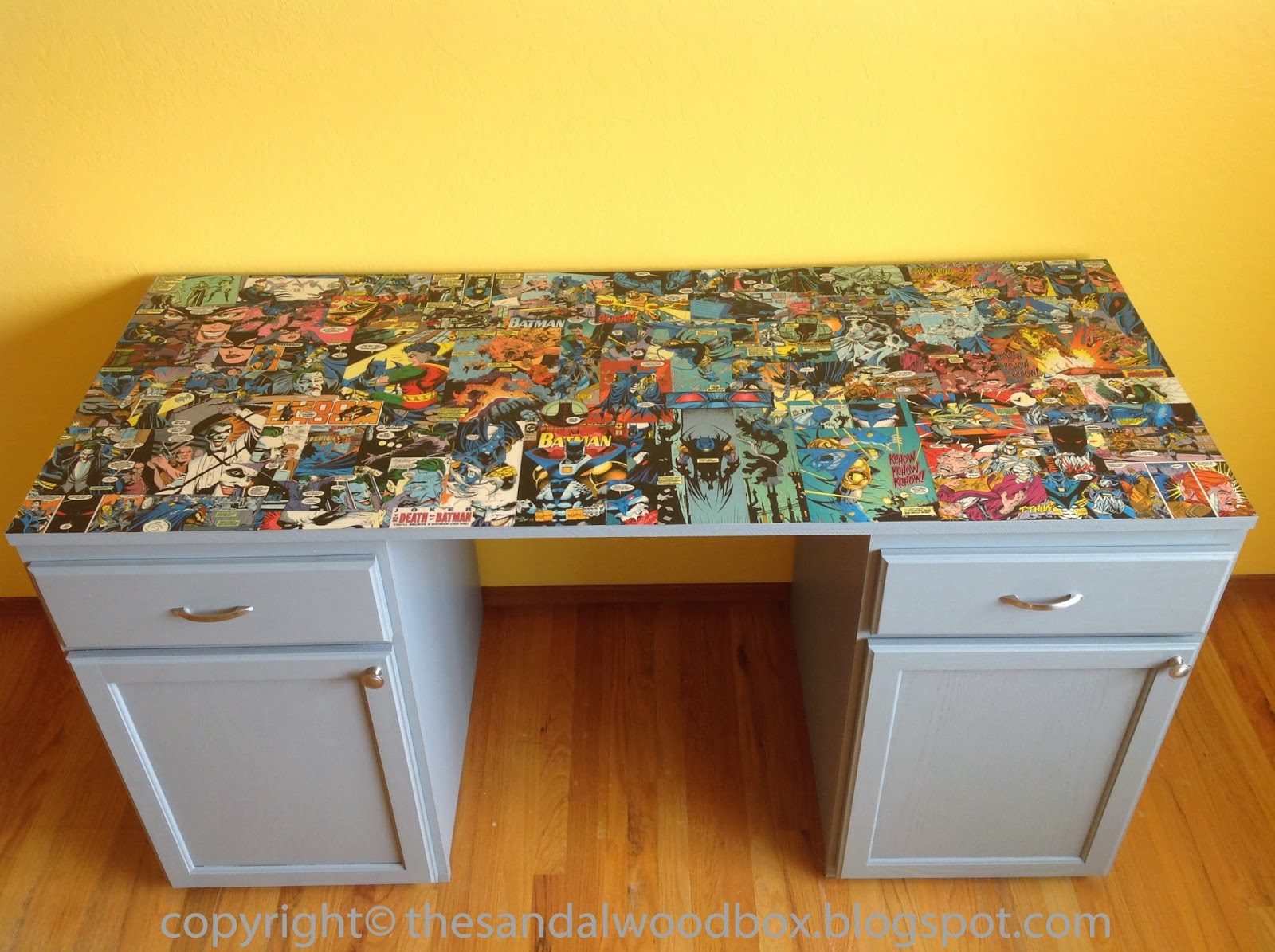 The Sandalwood Box: Comic Top Desk