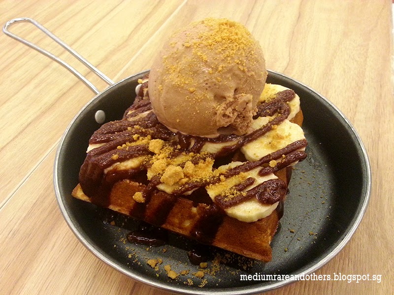 Griddy Gourmet Waffles @Westgate ~ Medium Rare... And Others