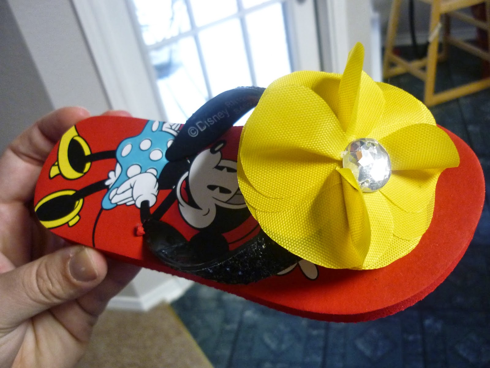 The Handy Dandy Helper: Minnie Mouse Flip Flops