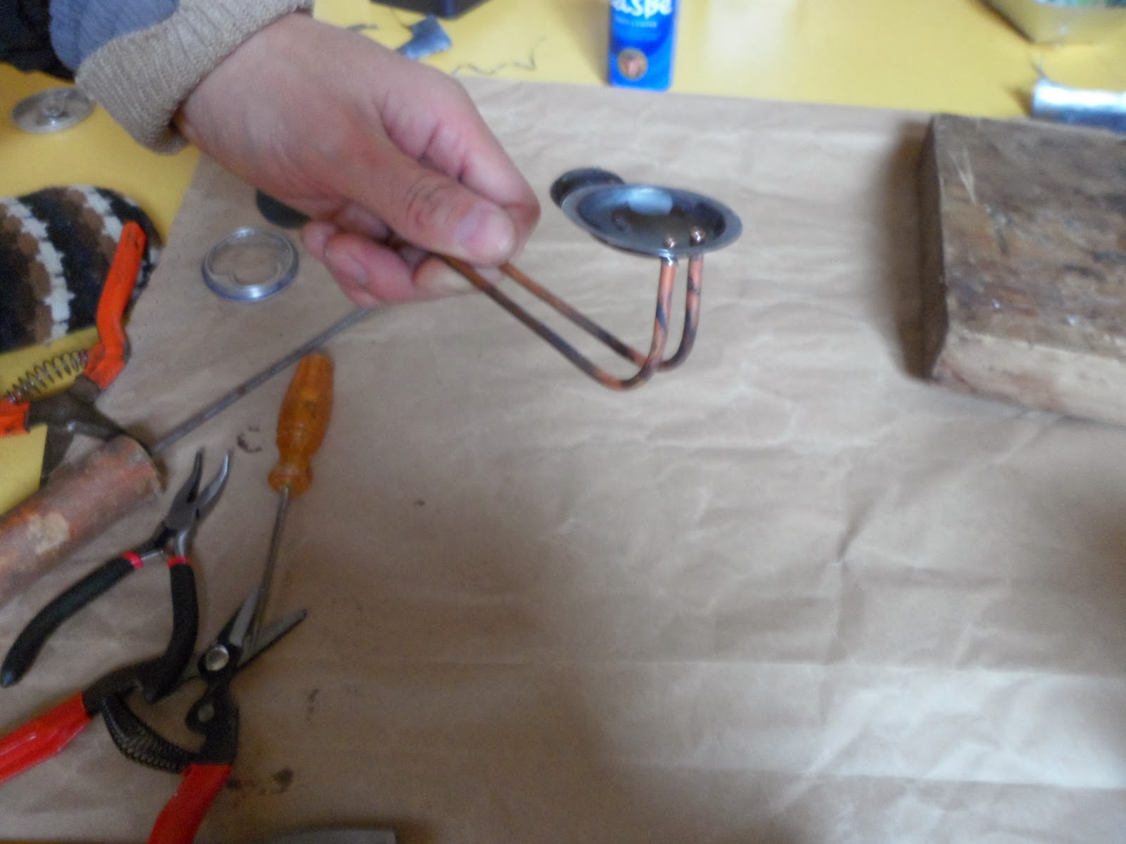 How to make the 'pop pop' boats' steam engine with an iron can ...