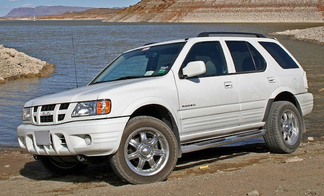 all about cars: Inappropriate Car Names - Isuzu MU