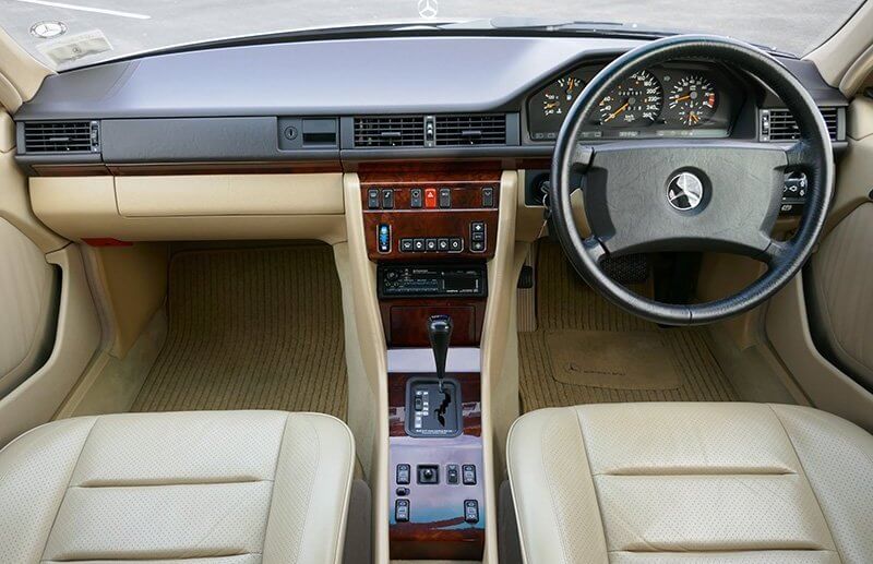 REVIEW INTERIOR MERCEDES BENZ W124 (MERCY BOXER)