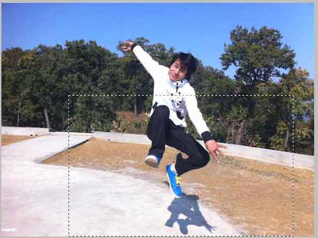 Photoshop Tips Tricks and Tutorials (Photoshoplogger): A person jumping ...