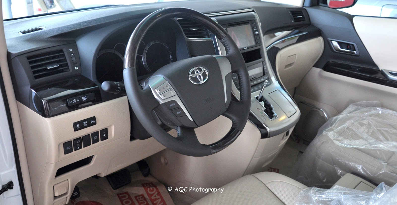 So, What's Inside a Toyota Alphard? [Photos] ~ Cheftonio's Blog