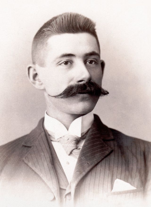 40 Cool Photos Show Unique Styles of Beards and Mustaches During ...