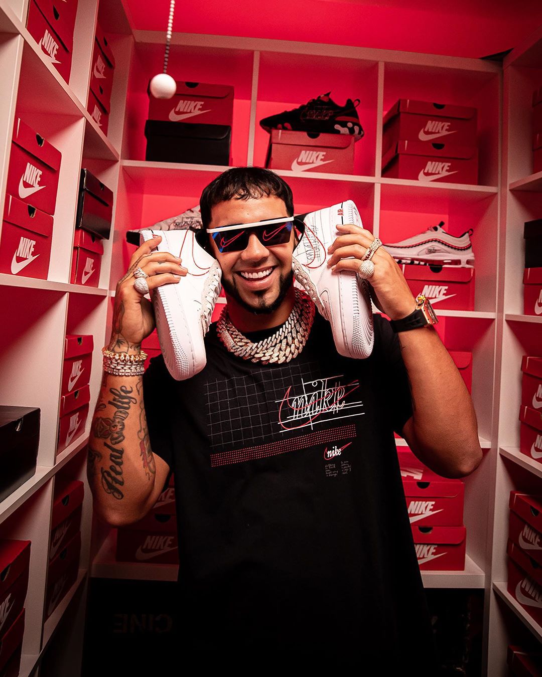 Anuel Aa Se Une A Exclusiva CampaÑa De Foot Locker Para El Regreso A Clases Gazcue Es Arte