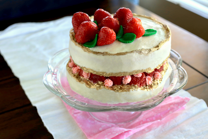 Blessings From My Kitchen: Project cake: strawberry faultline cake