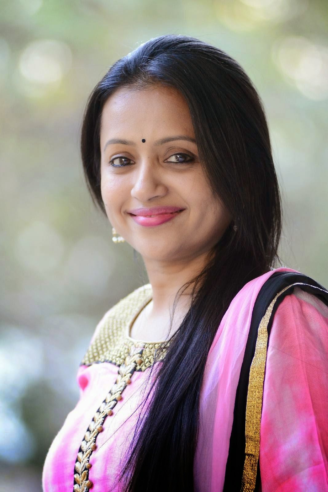 Actress HD Gallery: Anchor Suma Latest Cute Photo HD Galleryz