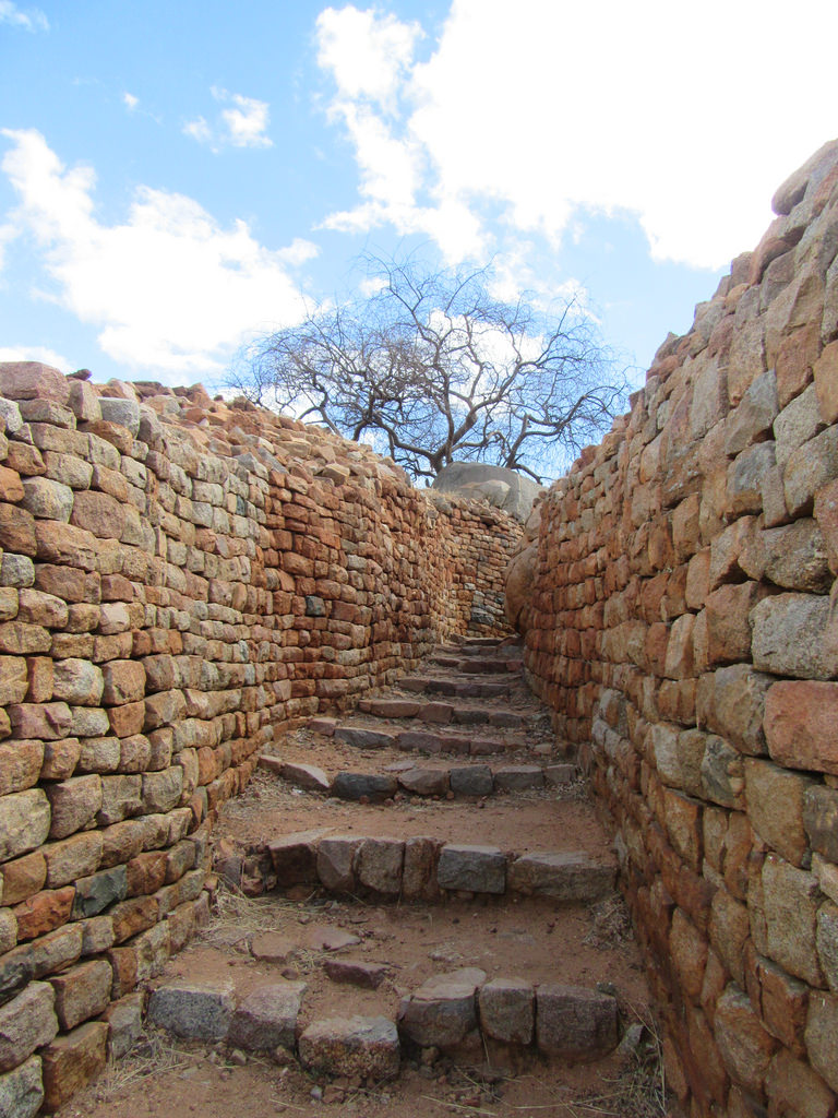 Unsorted pieces: The Khami ruins in Zimbabwe