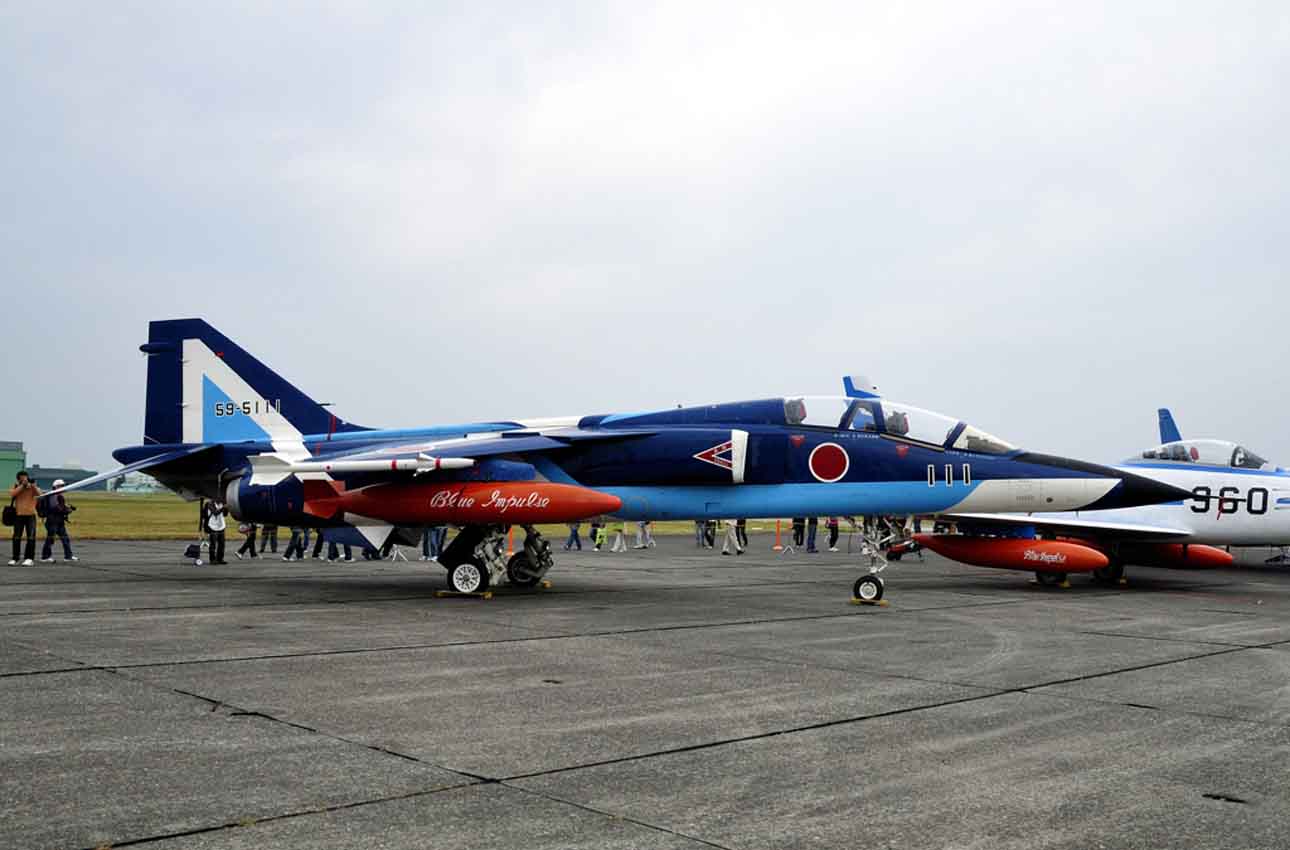 nhungdoicanh: Mitsubishi T-2