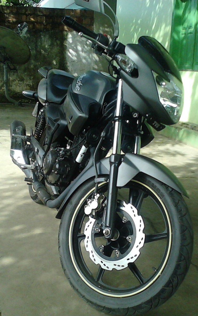 CARAUARI CLASSIFICADOS: VENDE-SE UMA MOTO APACHE 2011 NOVA