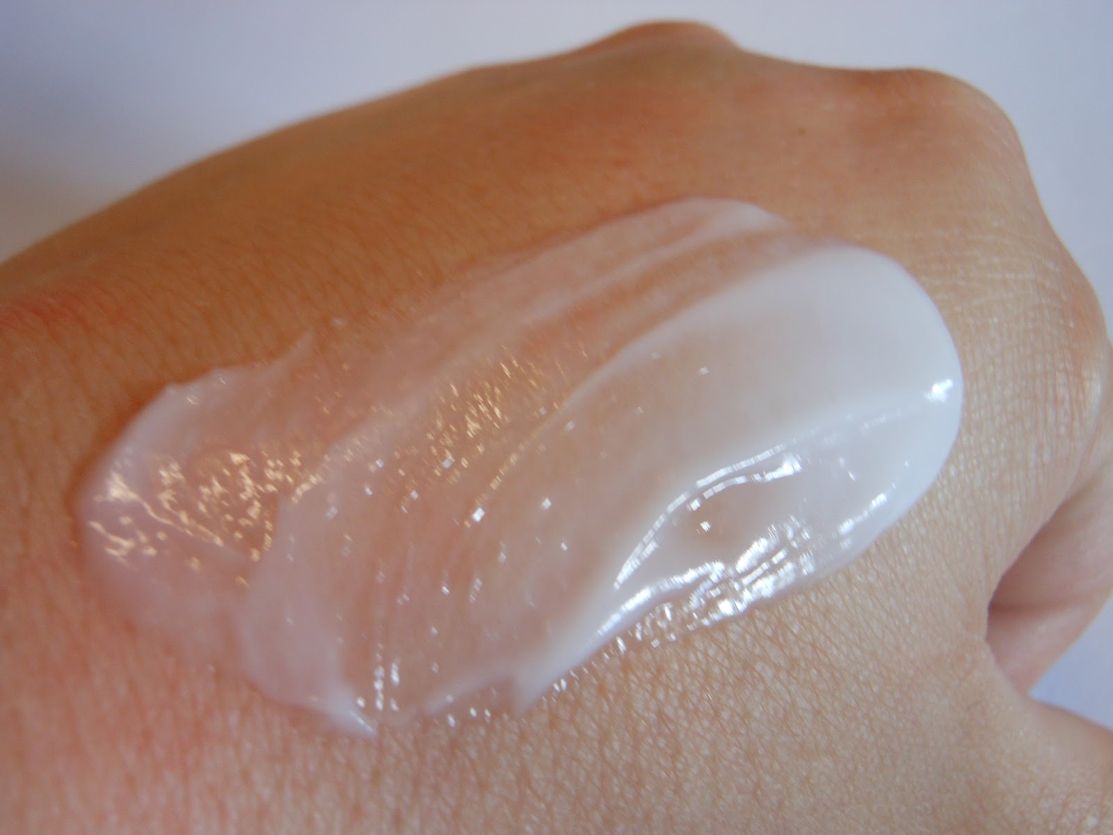 CherrySue, Doin' the Do: Clarins HydraQuench Cream: the Perfect Partner ...