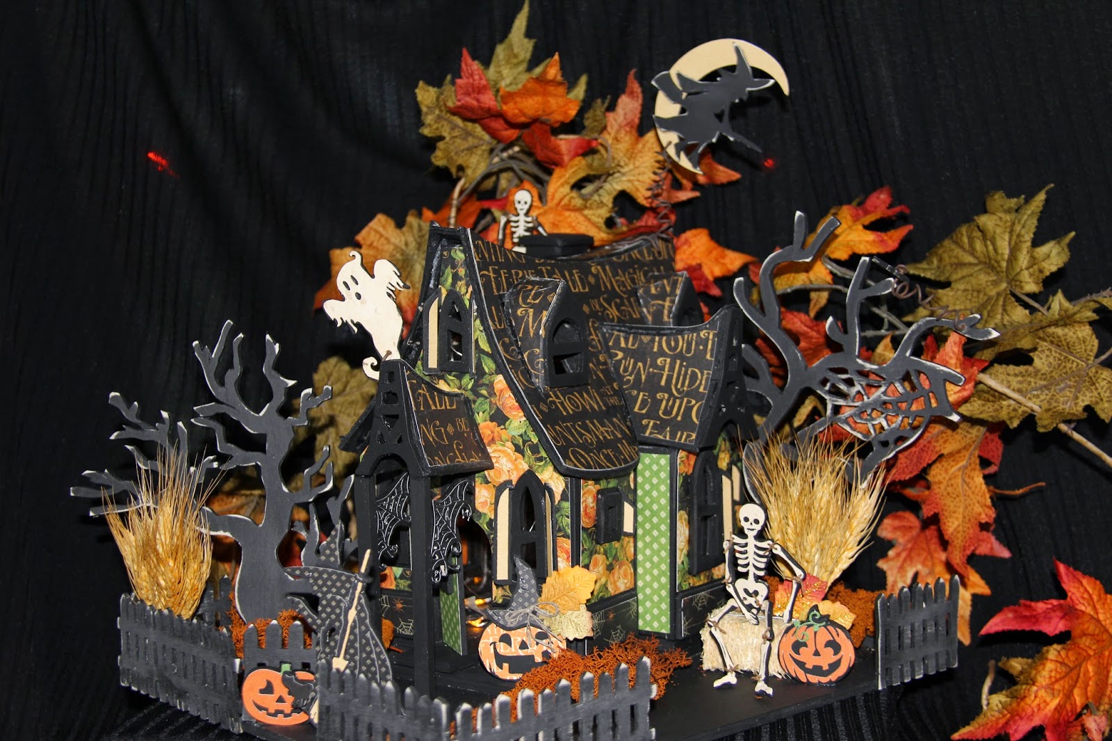 Cindy's Crafty Creations !!!: Halloween Haunted house ....