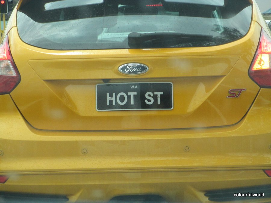 COLOURFULWORLD: Signs - Personalised number plates - Yellow