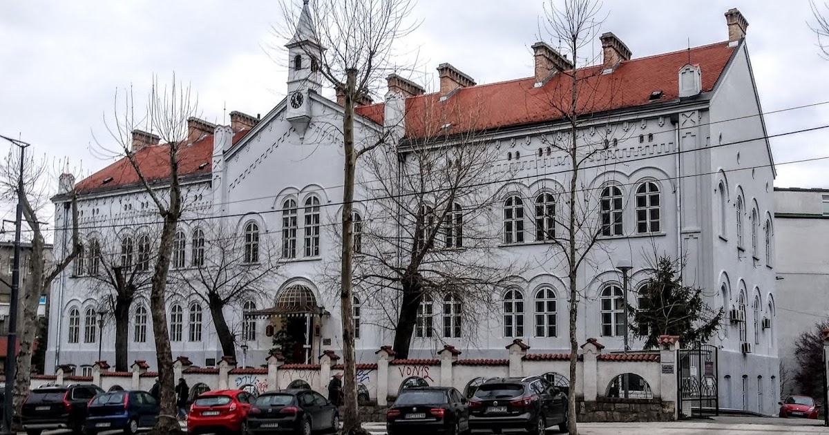 A Yankee-in-Belgrade: FIRST TOWN HOSPITAL