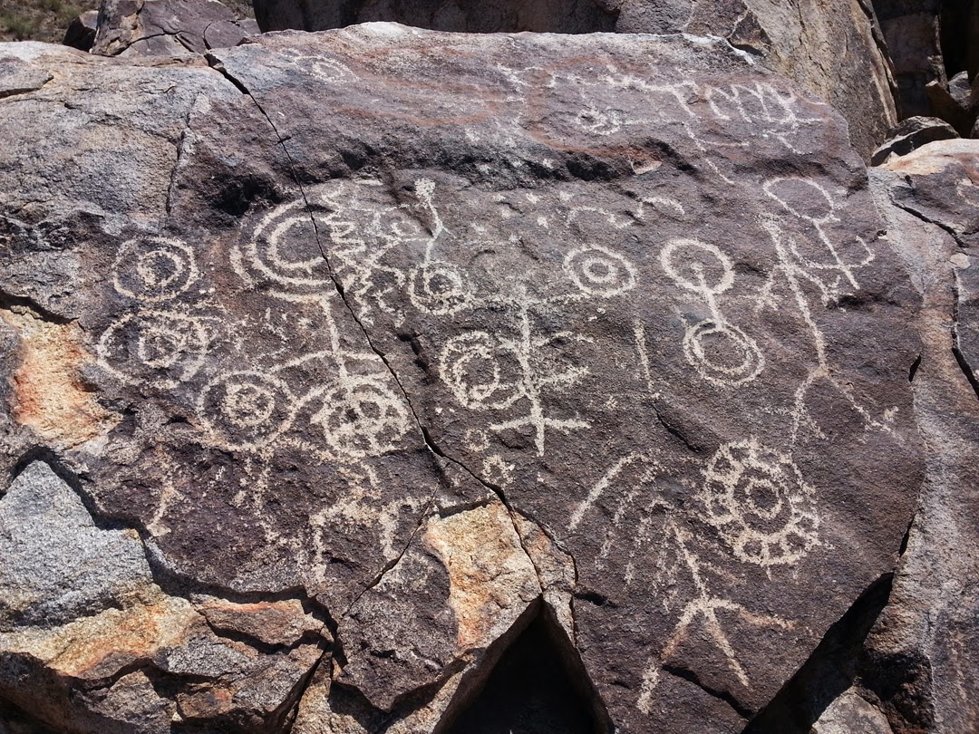 Esoterizona: Picacho Petroglyphs 5 - Solar Signs