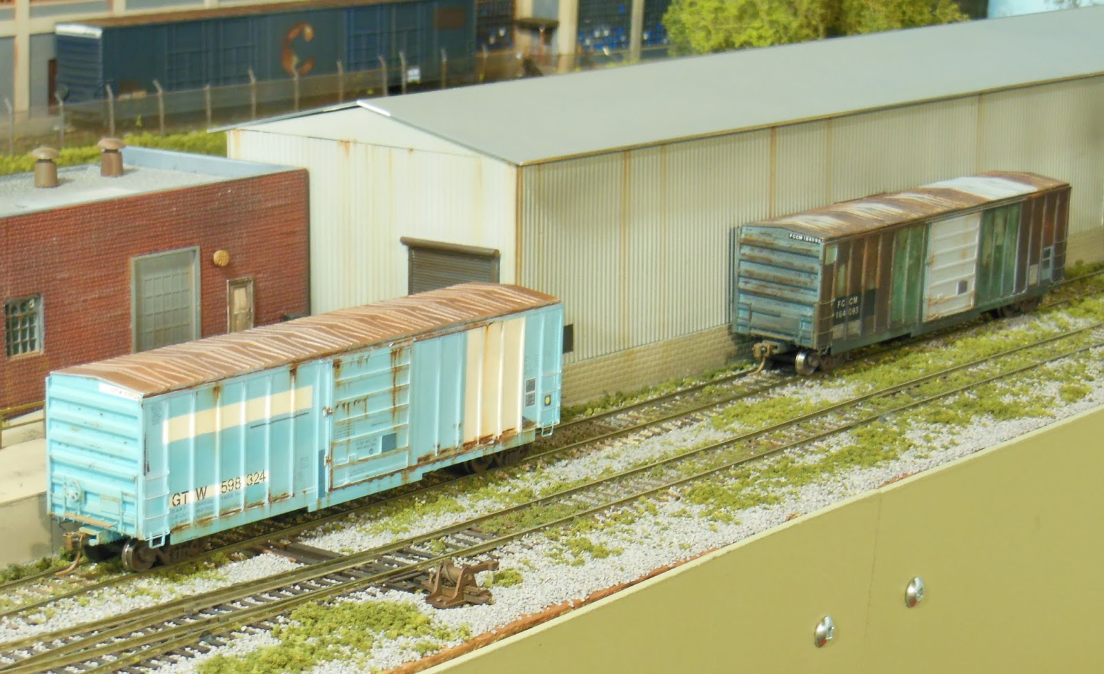 JSSX Railway: A Couple of Evans Boxcars