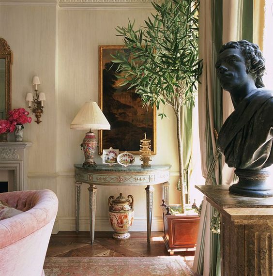 Eye For Design: Decorating With Classical Busts