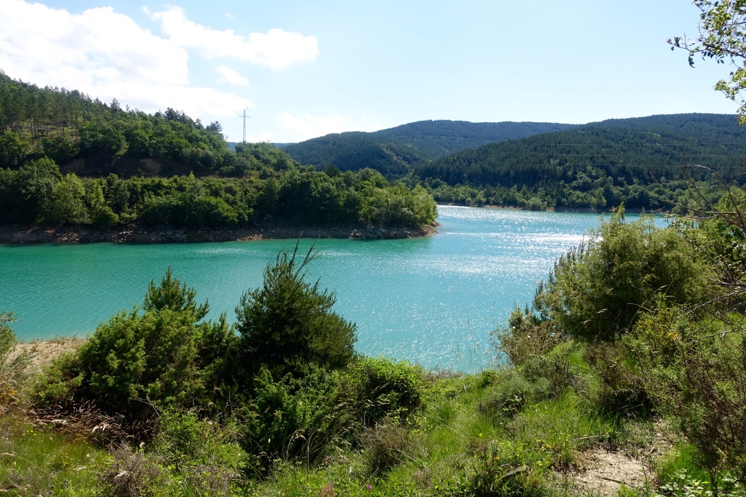 Paseos de Ikandu.: Embalse de Mairaga visitando las ermitas de Arrazubi ...
