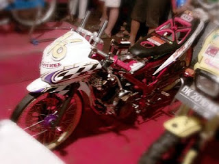 Suzuki Satria FU 150 Drag Race Modifikasi