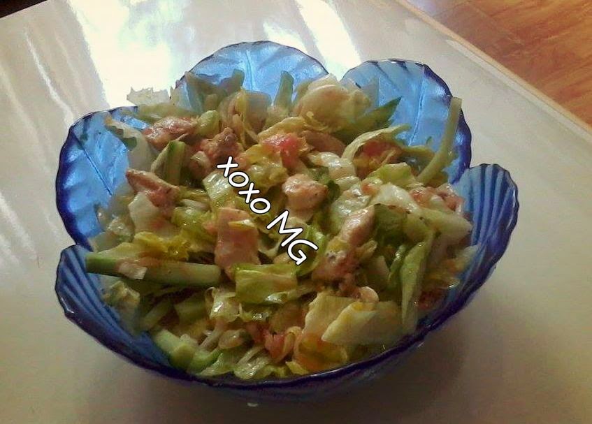 OnlyFoodStuff: Iceberg salad with Chicken fillet/Sallat jeshile Iceberg ...