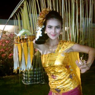 Ida Ayu Kadek Devi , Idola "Truna" Bali - Dewata News