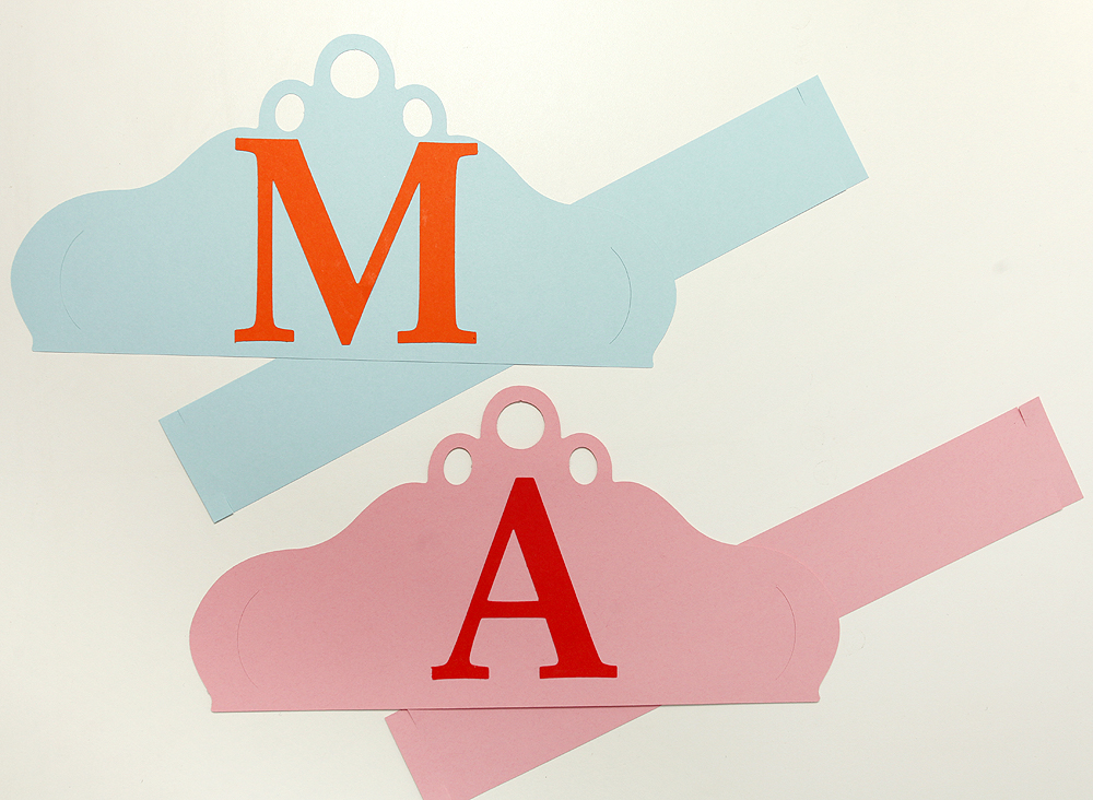 verde personalizat: Coroniţe Litere 1