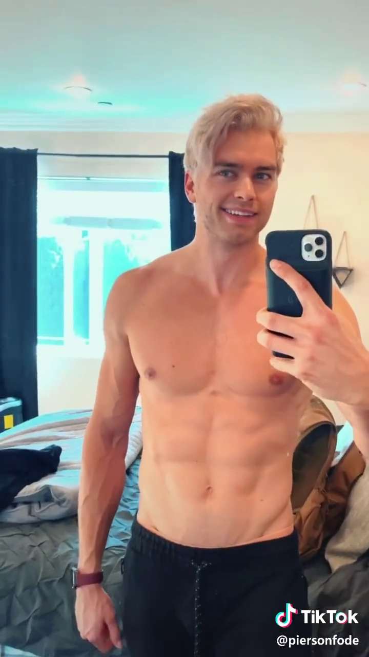 Alexis_Superfan's Shirtless Male Celebs: Pierson Fode shirtless TikToks