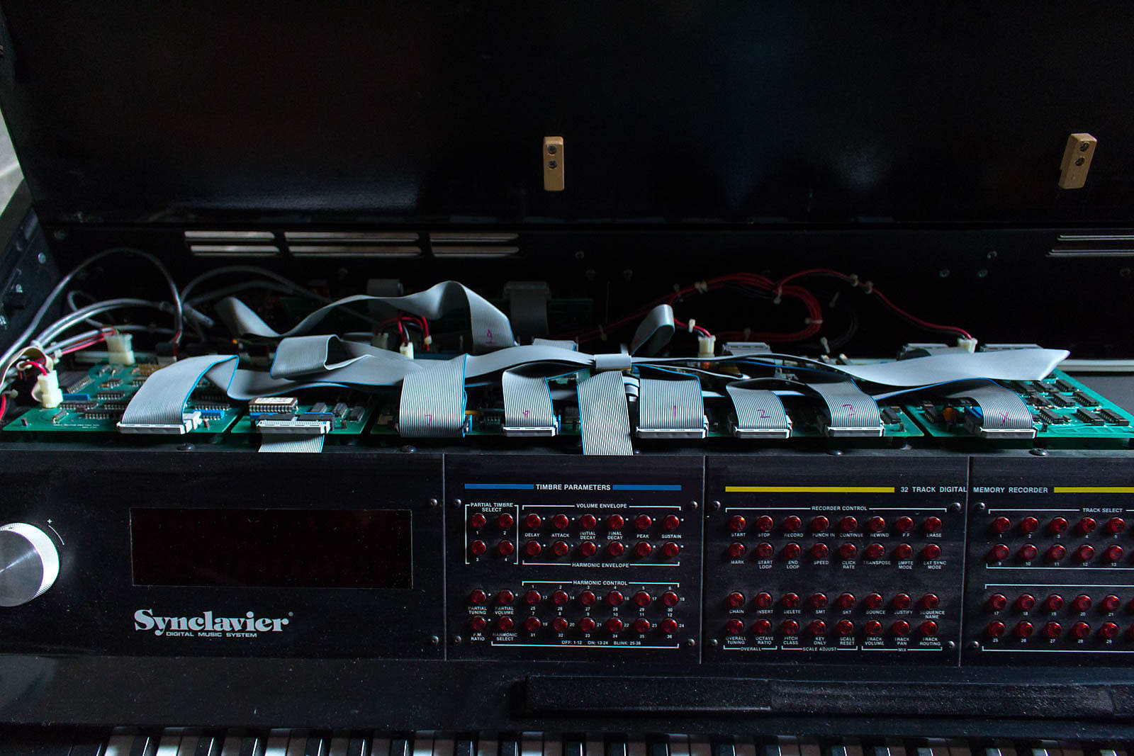 MATRIXSYNTH: Synclavier Digital Audio System with 2 Keyboards and ...