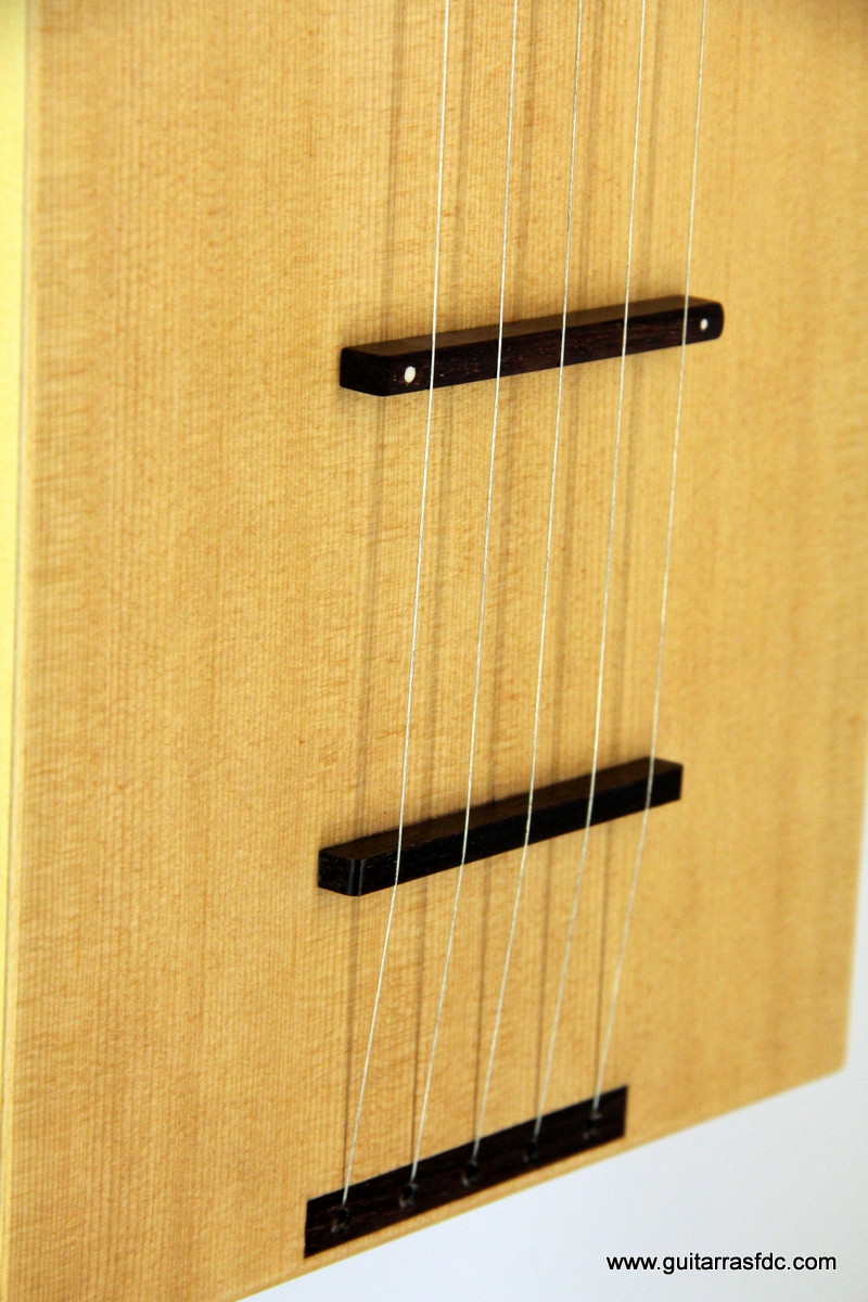 Luis Fernández de Córdoba, luthier: Sudanese Rababa