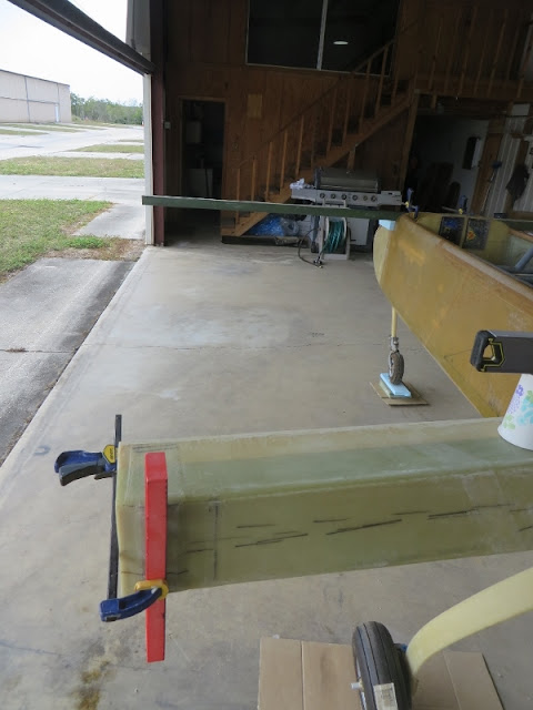 The Long EZ Build: Center section spar install