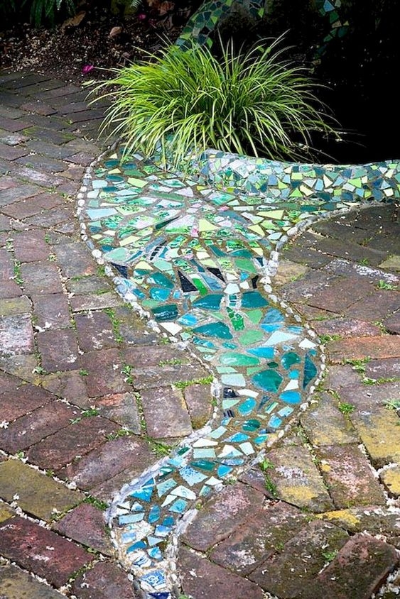 56 Wonderful DIY Mosaic Garden Path Decorations For Your Inspiration ...