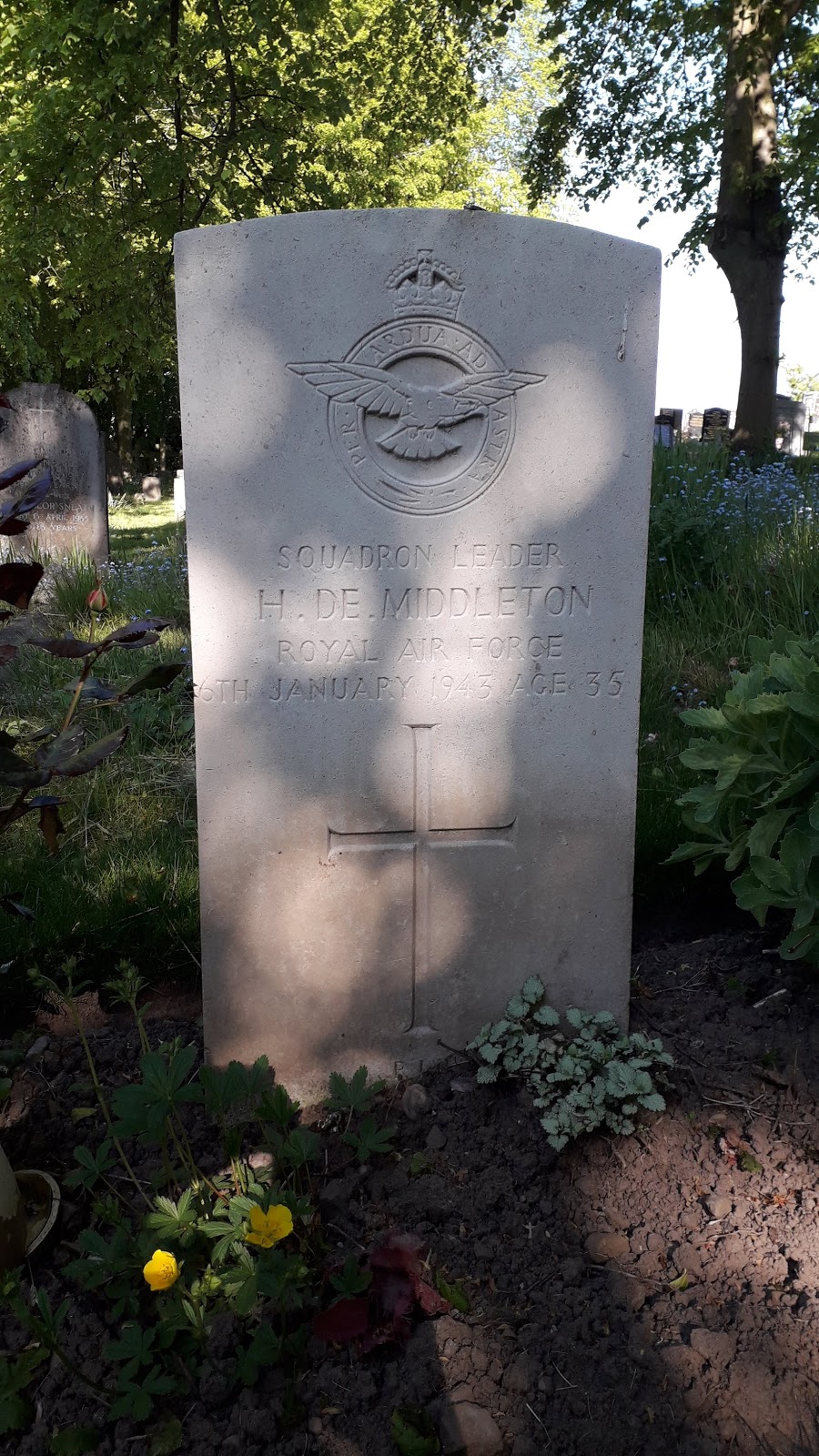 War Graves and Memorials: Ashbourne Cemetery