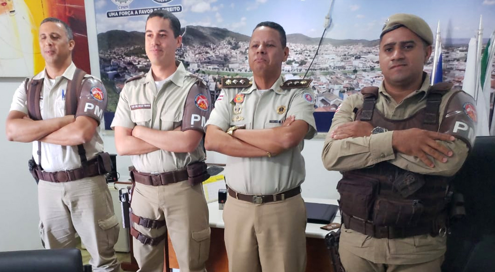 Jacobina: 1º Tenente é promovido ao posto de Capitão da Polícia Militar ...