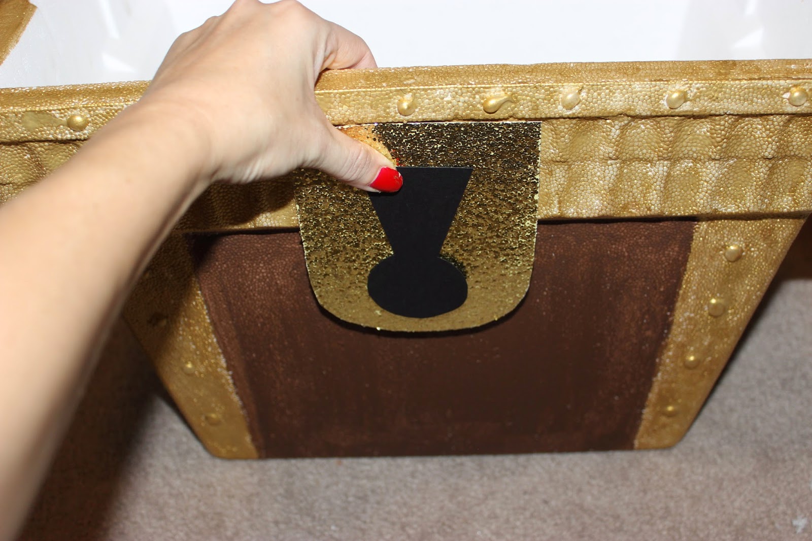Tesslyn's: Treasure Chest DIY